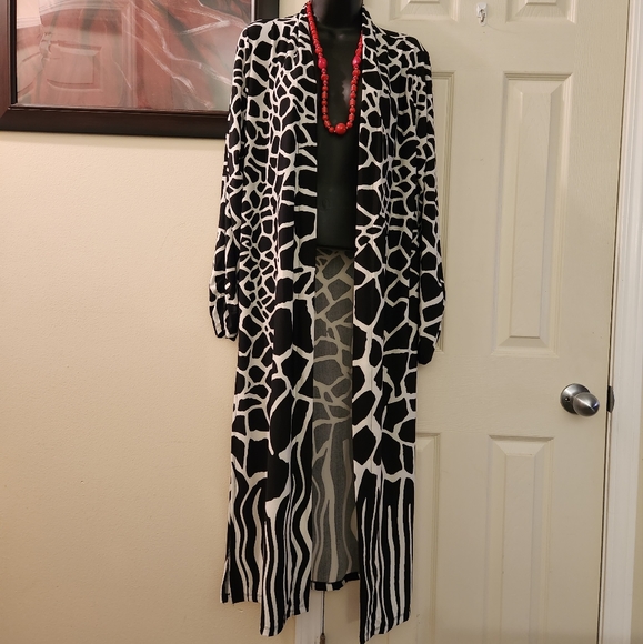 Ashley Stewart | Tops | Ashley Stewart Animal Ruched Sleeve Plus Size ...